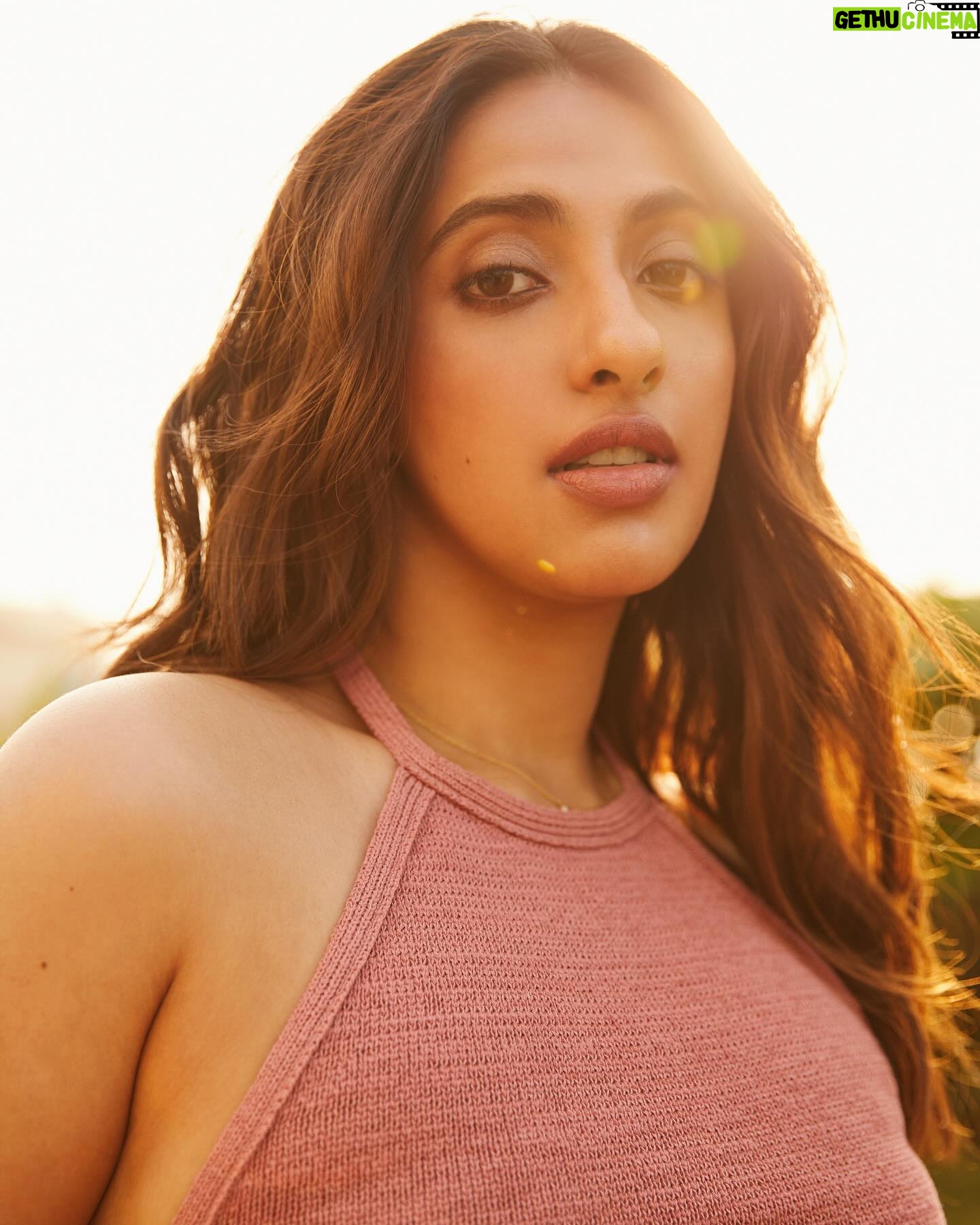 Actress Akansha Ranjan Kapoor HD Photos and Wallpapers December 2024 ...