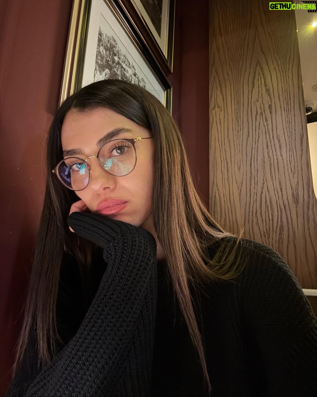 Actress Aleyna Solaker HD Photos and Wallpapers March 2025 | Gethu Cinema