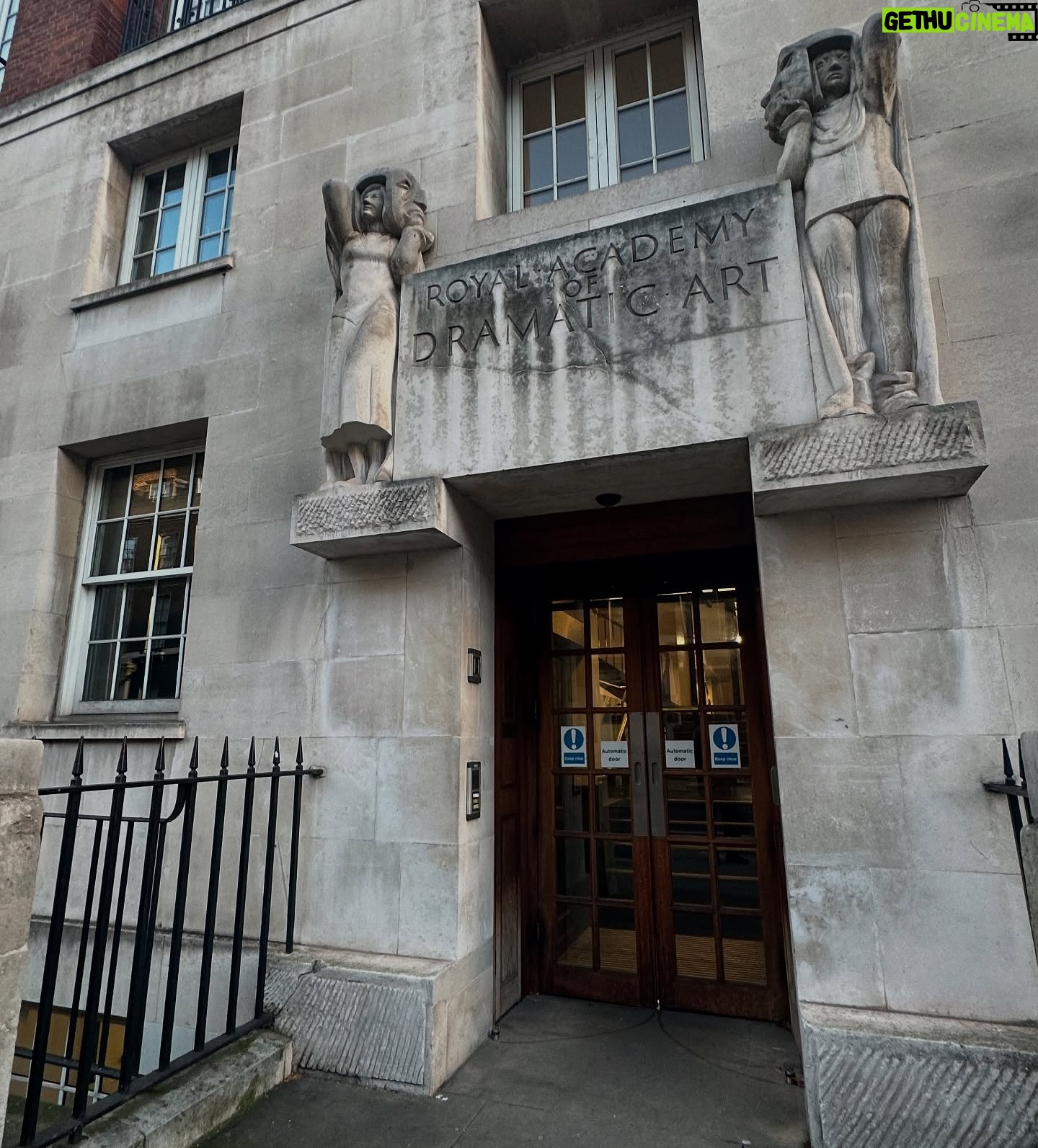 Actress Ayeza Khan HD Photos and Wallpapers December 2024 | Gethu Cinema