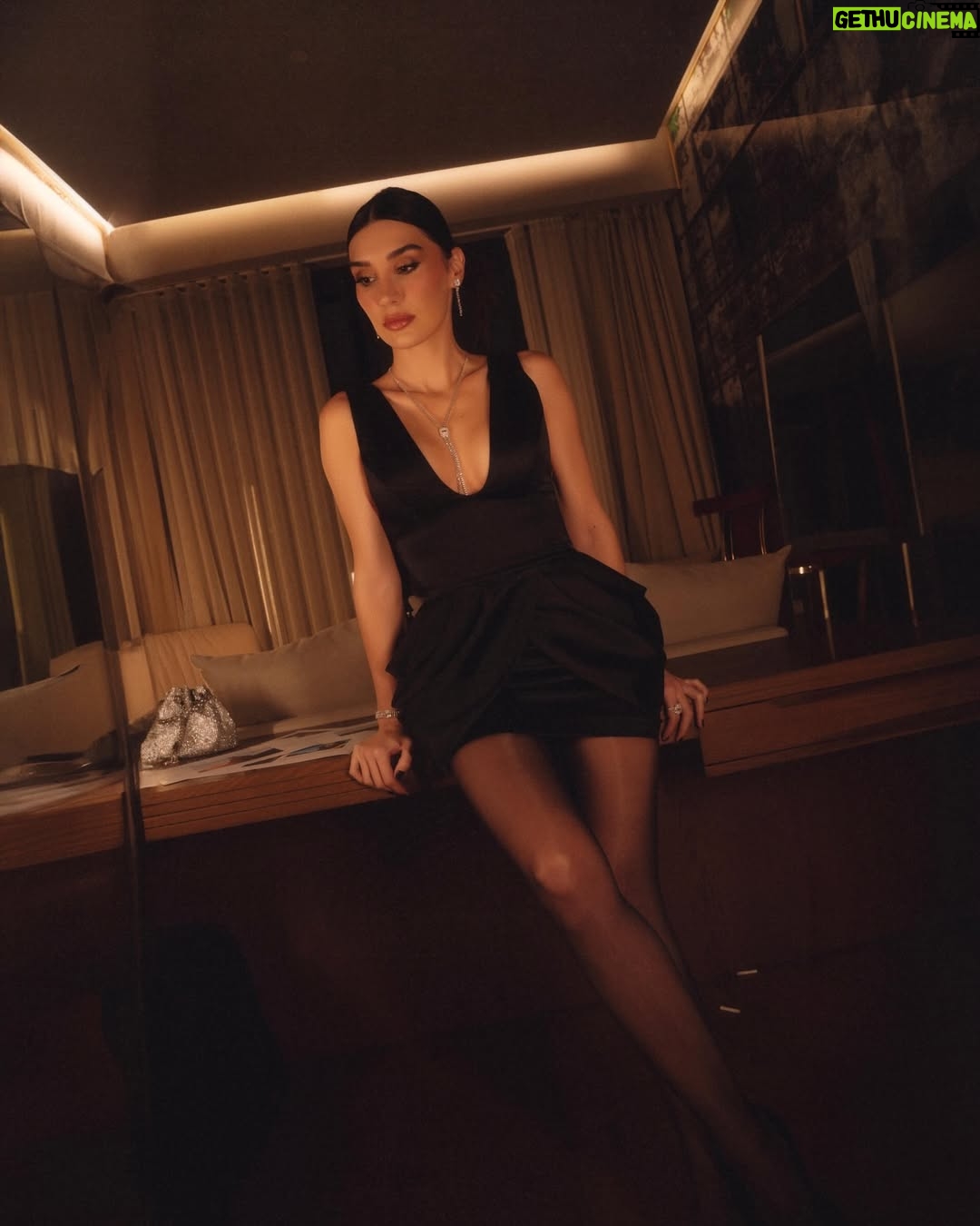 Actress Burcu Kiratli HD Photos and Wallpapers December 2024 | Gethu Cinema