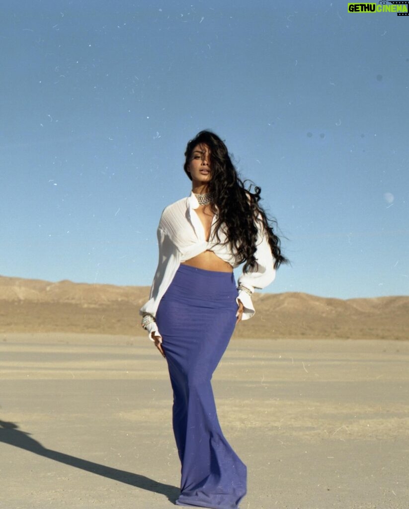 Actress Chandrika Ravi HD Photos and Wallpapers January 2025 | Gethu Cinema