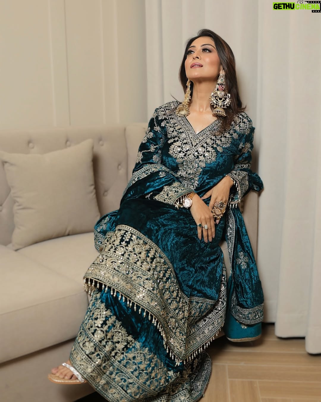 Actress Falaq Naaz HD Photos and Wallpapers January 2025 | Gethu Cinema