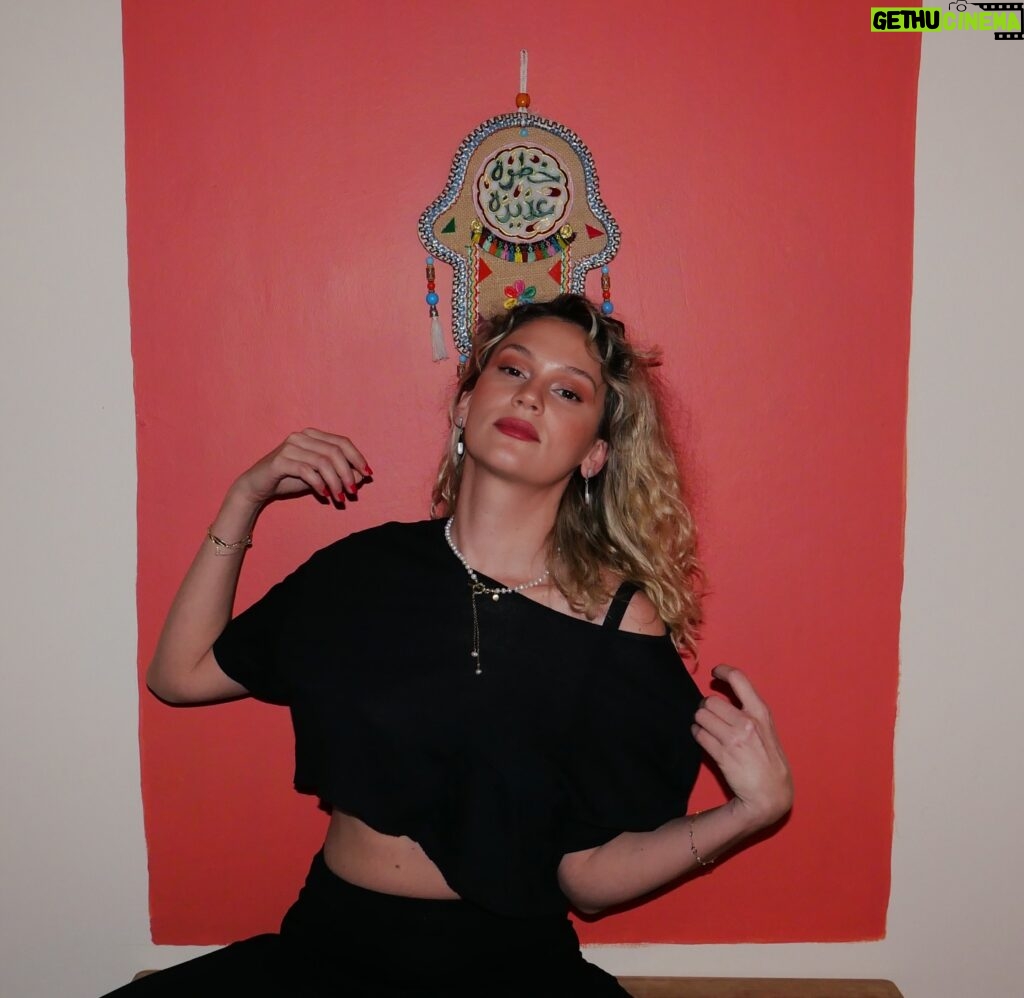Actress Farah Zeynep Abdullah HD Photos and Wallpapers December 2024 ...