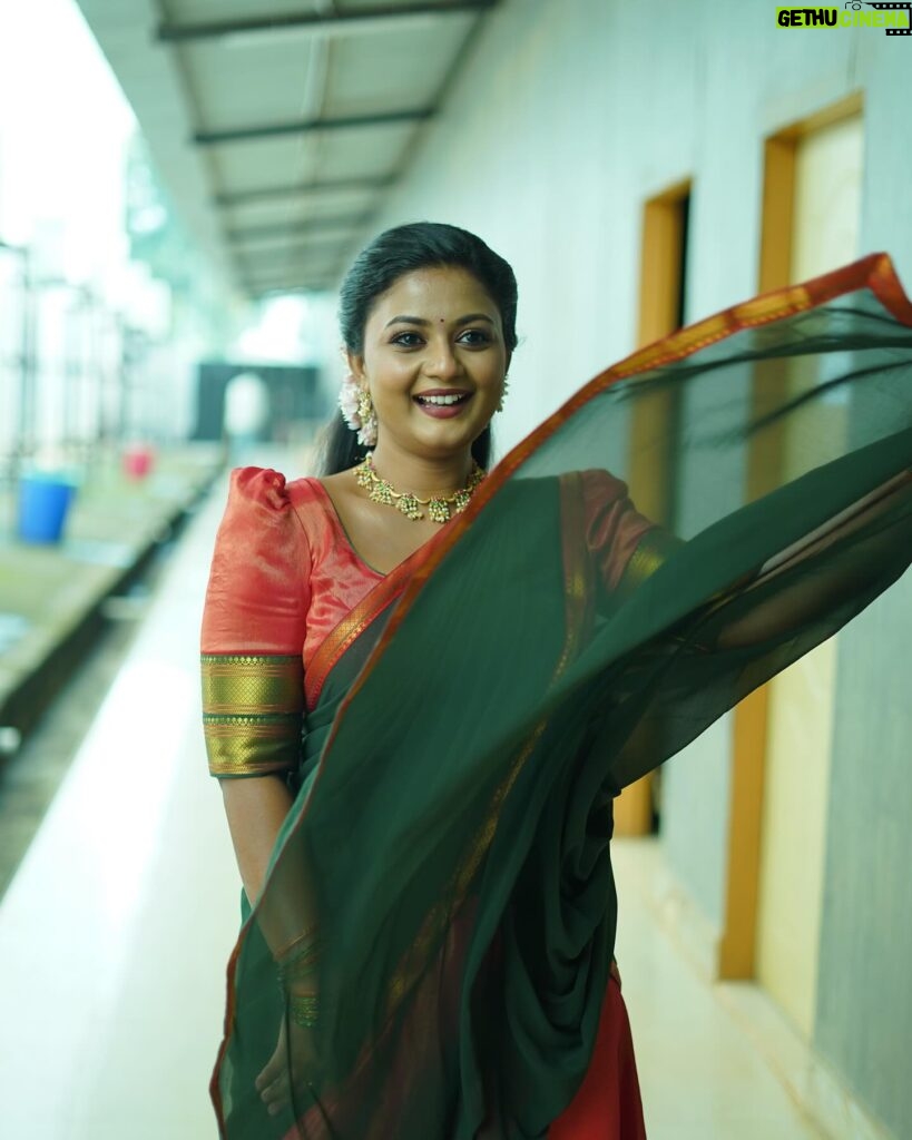 Actress Gomathi Priya HD Photos and Wallpapers January 2025 | Gethu Cinema
