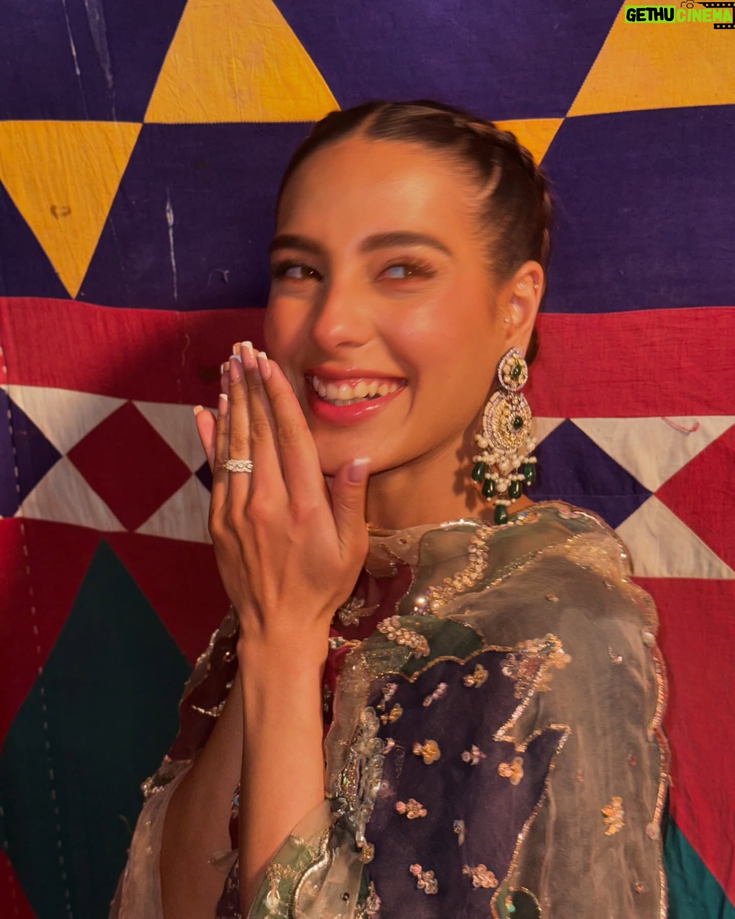 Actress Iqra Aziz HD Photos and Wallpapers January 2025 | Gethu Cinema