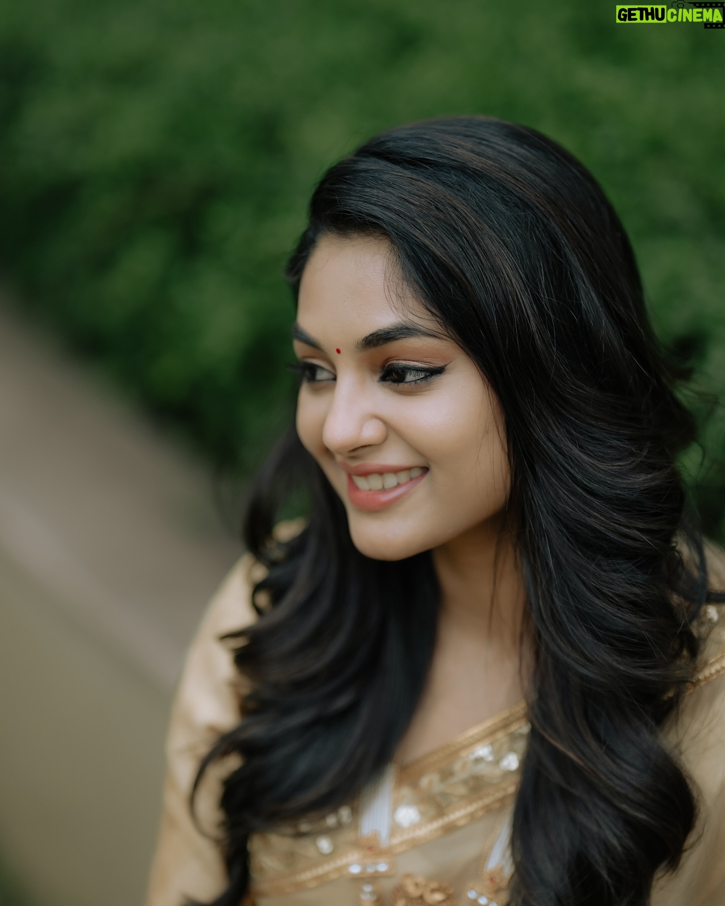 Actress Ivana HD Photos and Wallpapers November 2024 | Gethu Cinema