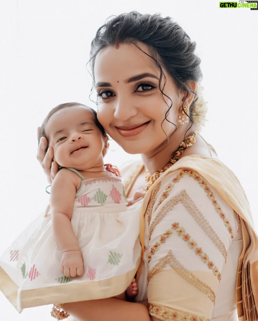 Actress Malavika Krishnadas HD Photos and Wallpapers December 2024 | Gethu Cinema