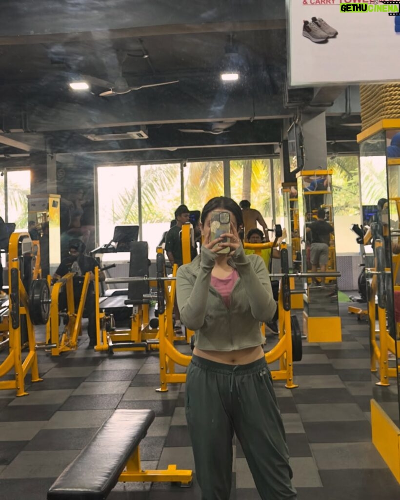 Actress Mrinal Navell HD Photos and Wallpapers January 2025 | Gethu Cinema