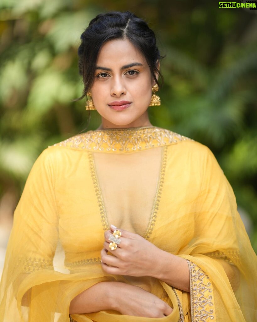 Actress Neha Mahajan HD Photos and Wallpapers January 2025 | Gethu Cinema