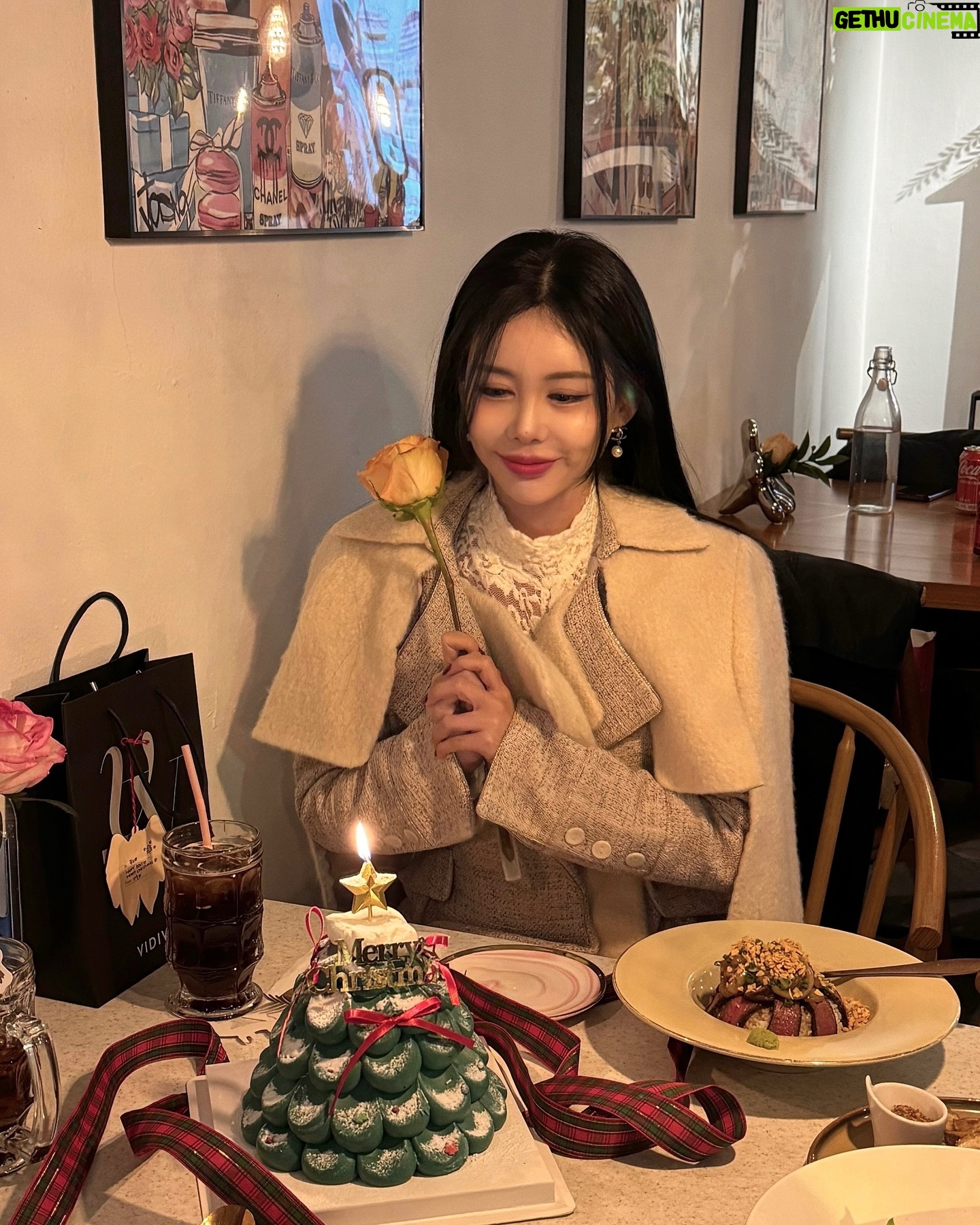 Qri Wiki, Biography, Age, Gallery, Spouse and more