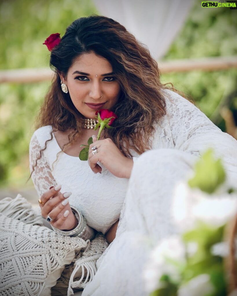 Actress Rasha Kirmani HD Photos and Wallpapers April 2024 | Gethu Cinema