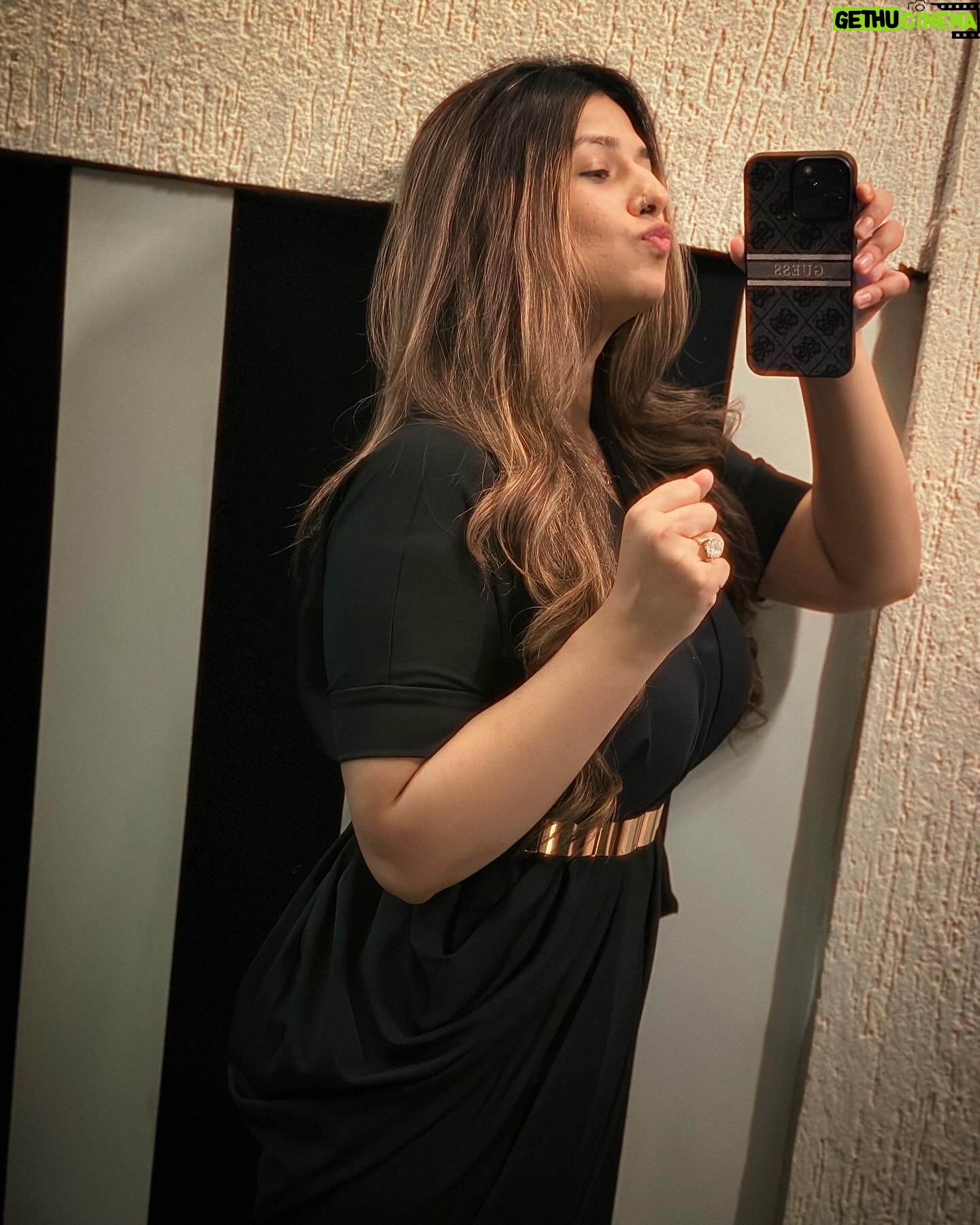 Actress Rasha Kirmani HD Photos and Wallpapers March 2024 | Gethu Cinema