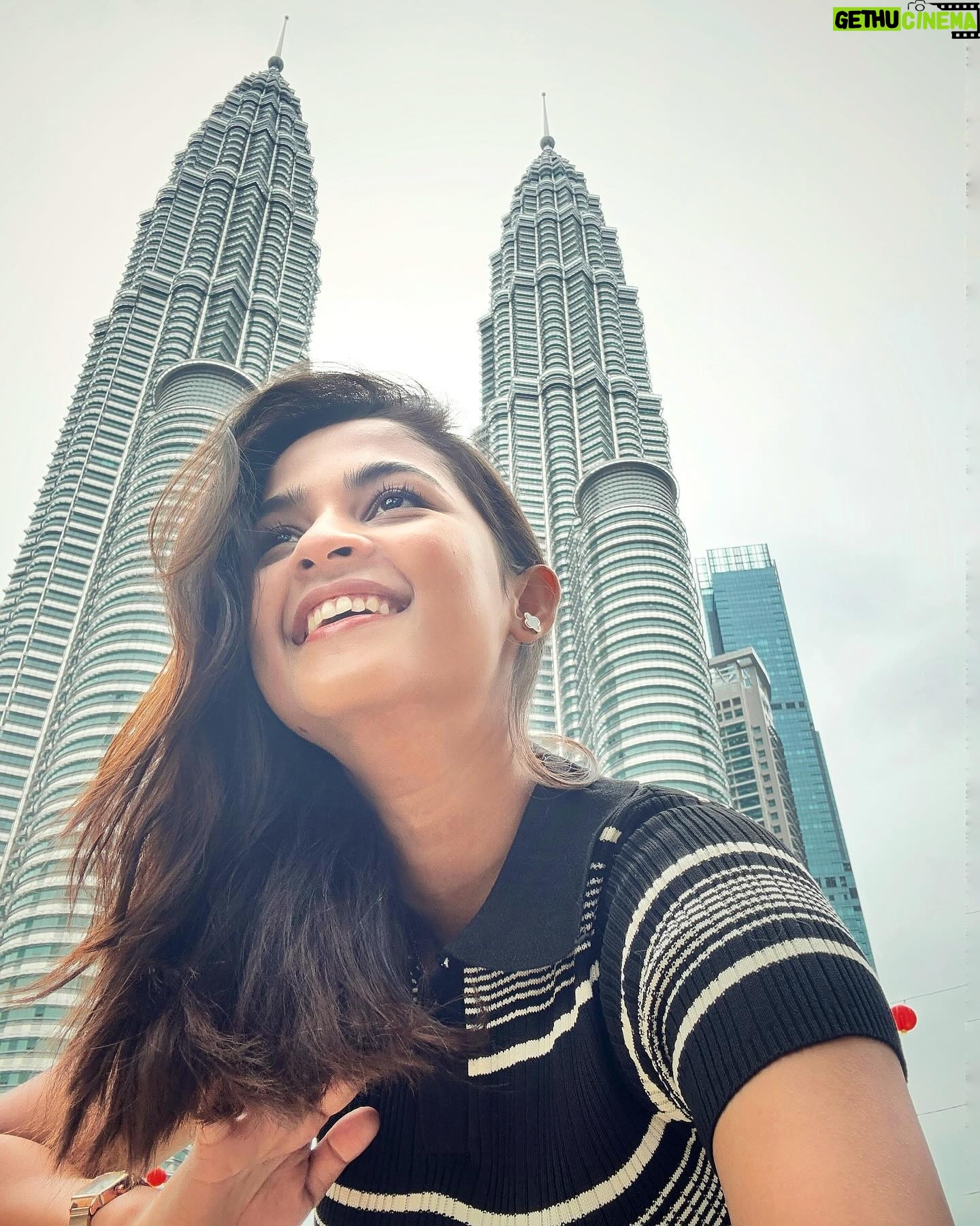 Actress Sadia Ayman HD Photos and Wallpapers January 2025 | Gethu Cinema