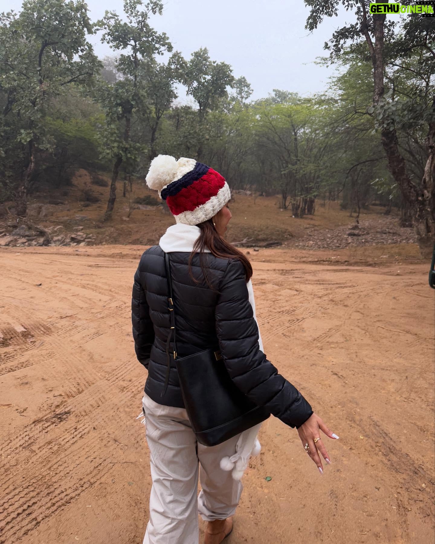 Actress Shreya Bugde HD Photos and Wallpapers December 2024 | Gethu Cinema