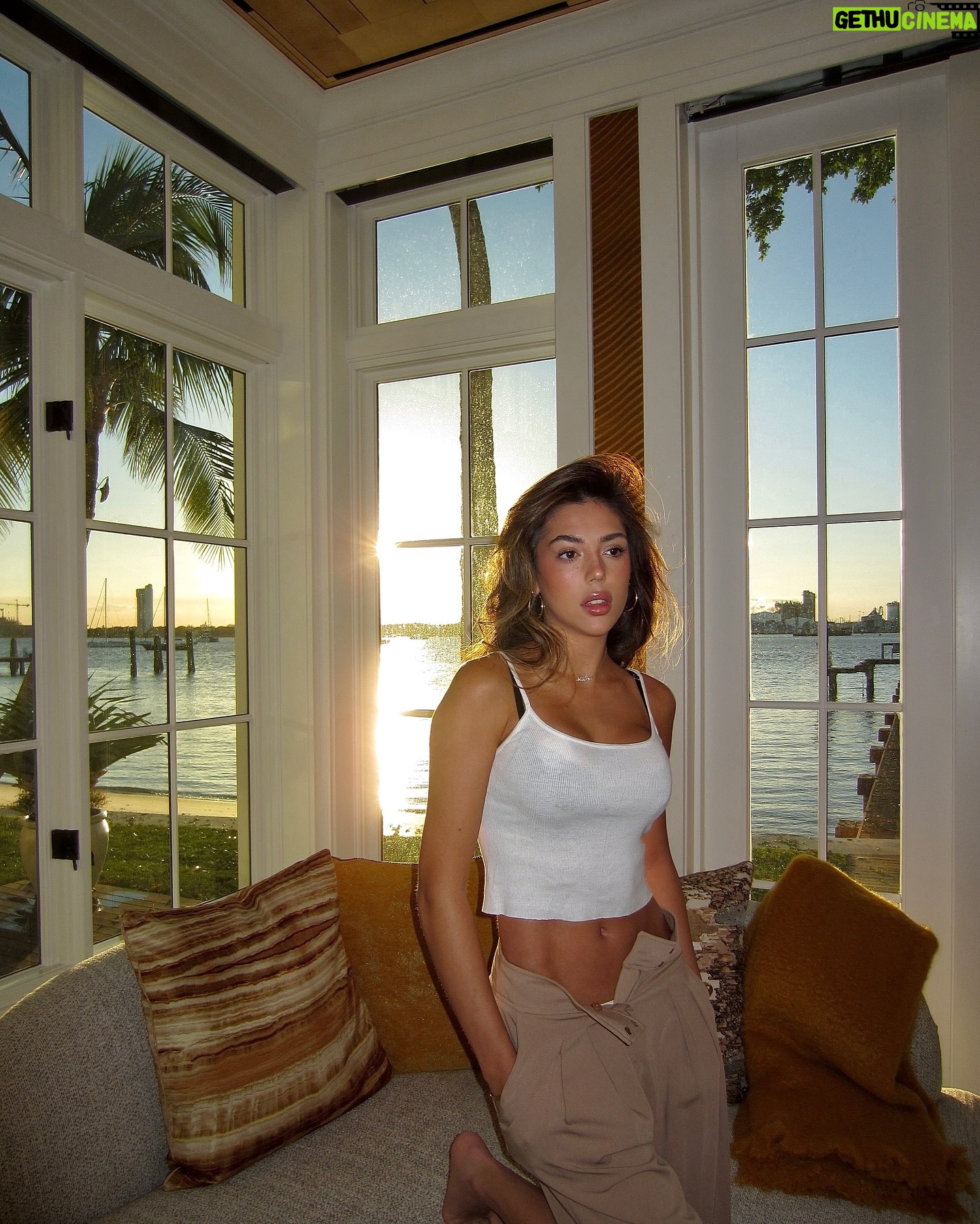 Actress Sistine Rose Stallone HD Photos and Wallpapers December 2024 | Gethu Cinema