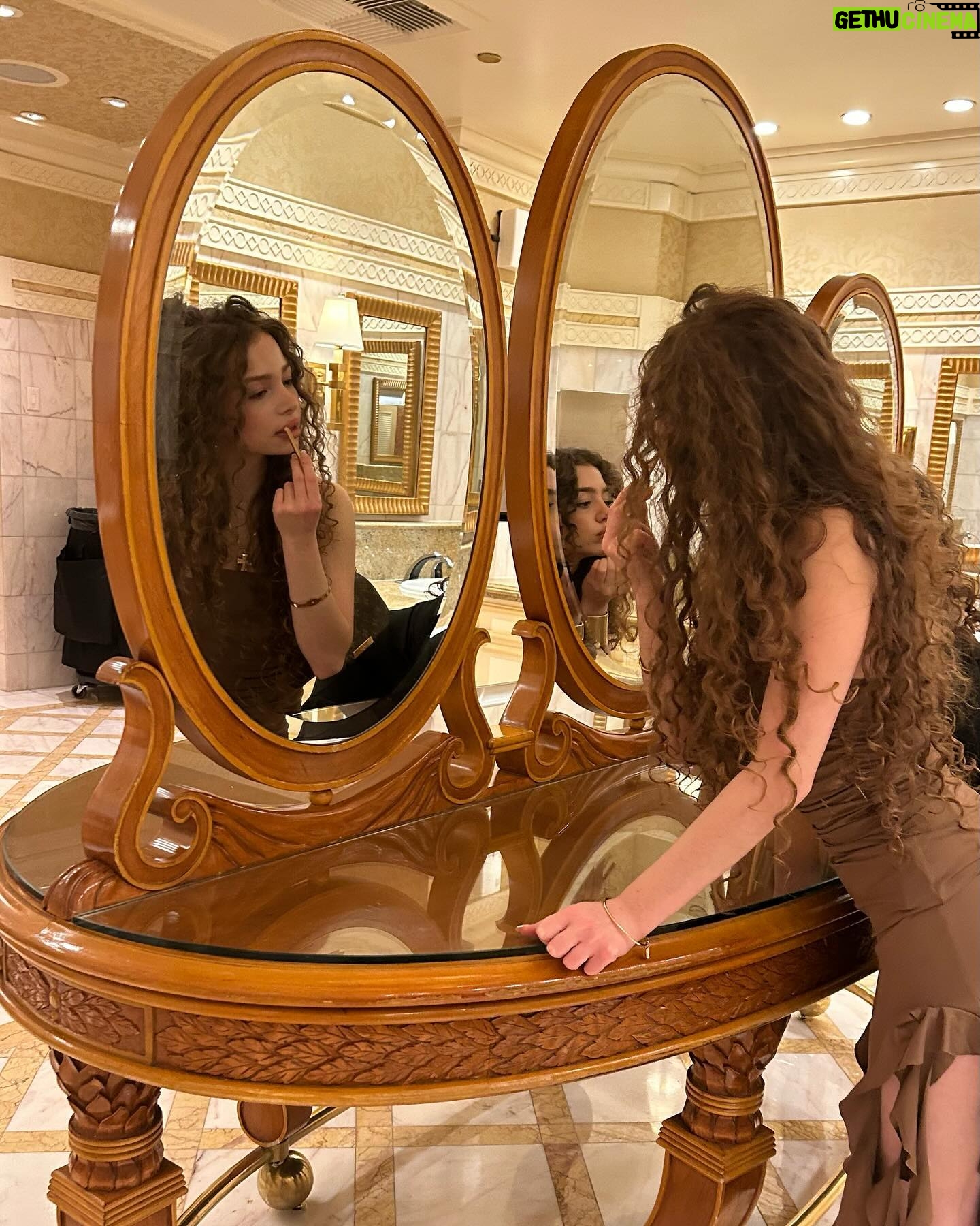 Actress Sunday Kalogeras HD Photos and Wallpapers December 2023 | Gethu ...