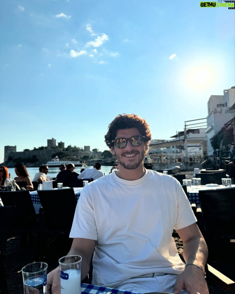 Actress Yasmin Erbil HD Photos and Wallpapers December 2024 | Gethu Cinema