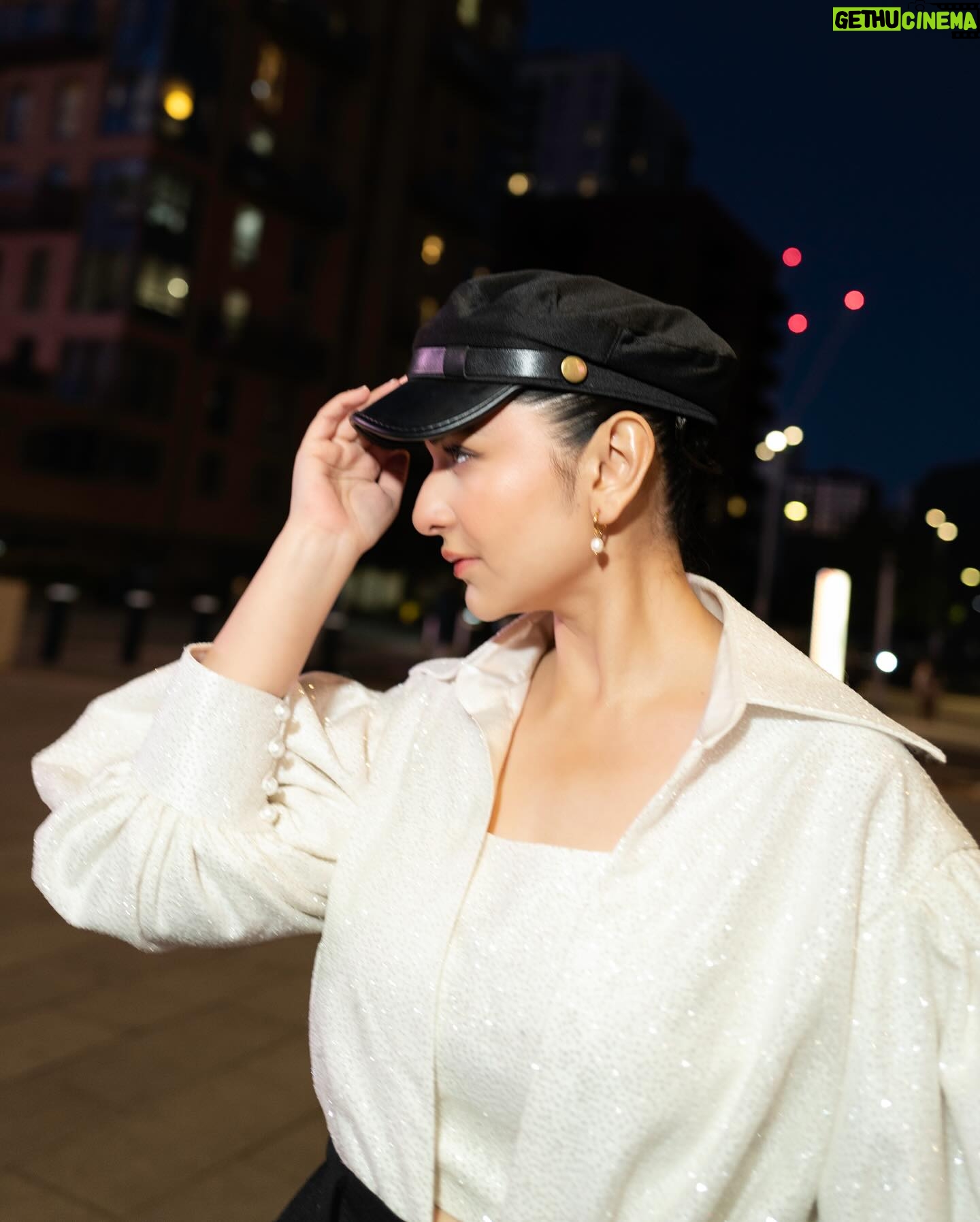 Actress Yumna Zaidi HD Photos and Wallpapers October 2024 | Gethu Cinema