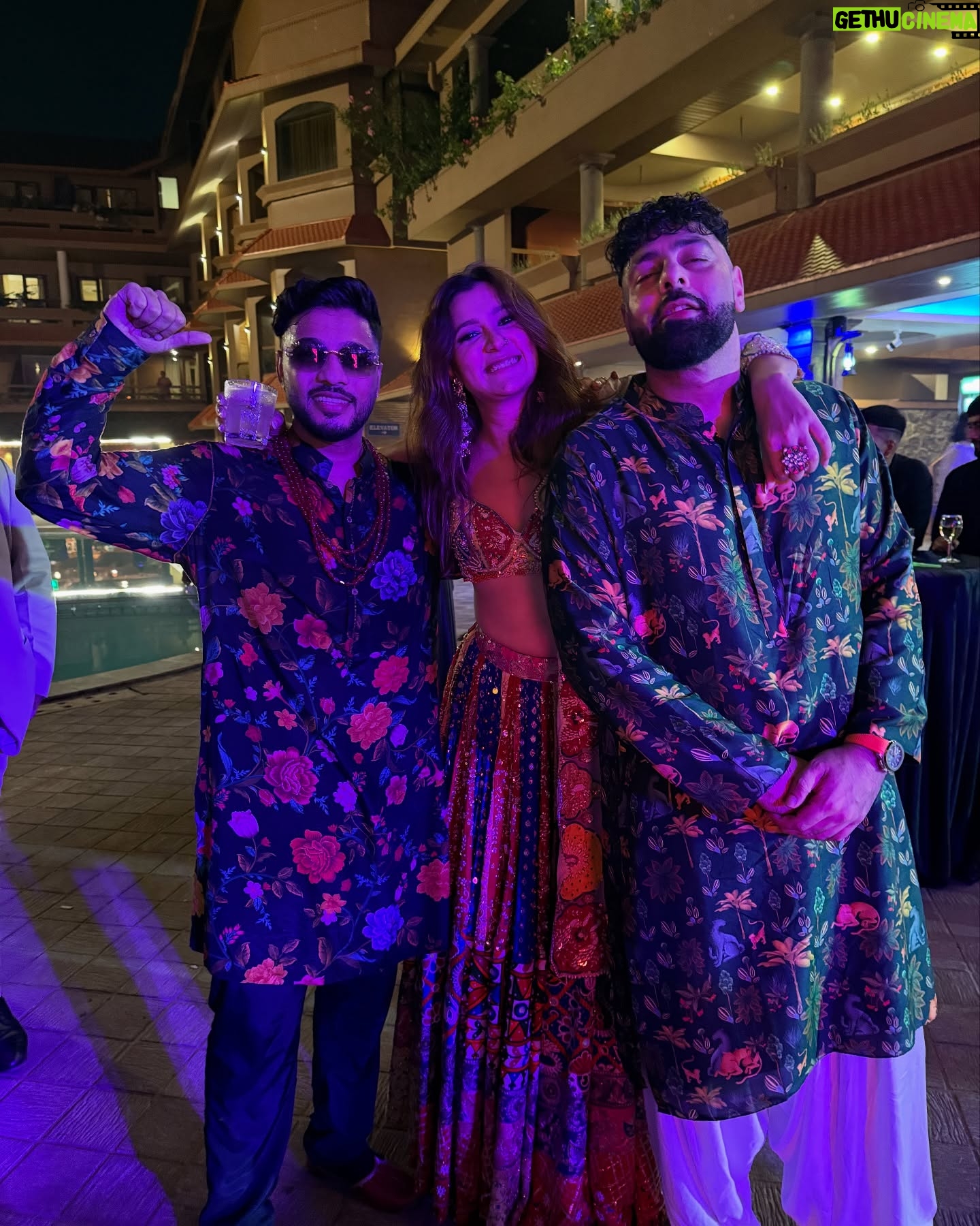 Actress Aastha Gill HD Photos and Wallpapers February 2025 | Gethu Cinema