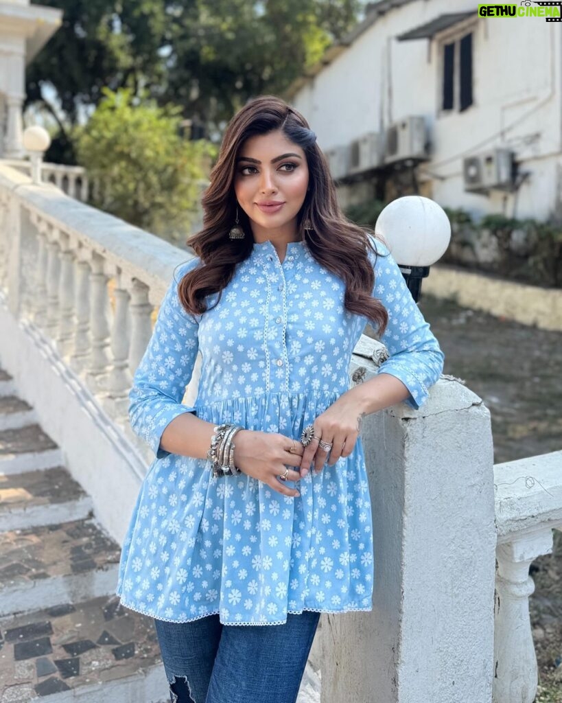 Actress Akanksha Puri HD Photos and Wallpapers March 2025 | Gethu Cinema