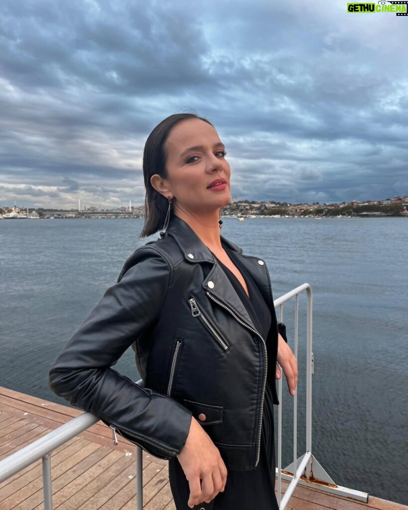 Actress Burcu Alt?n HD Photos and Wallpapers September 2025 | Gethu Cinema