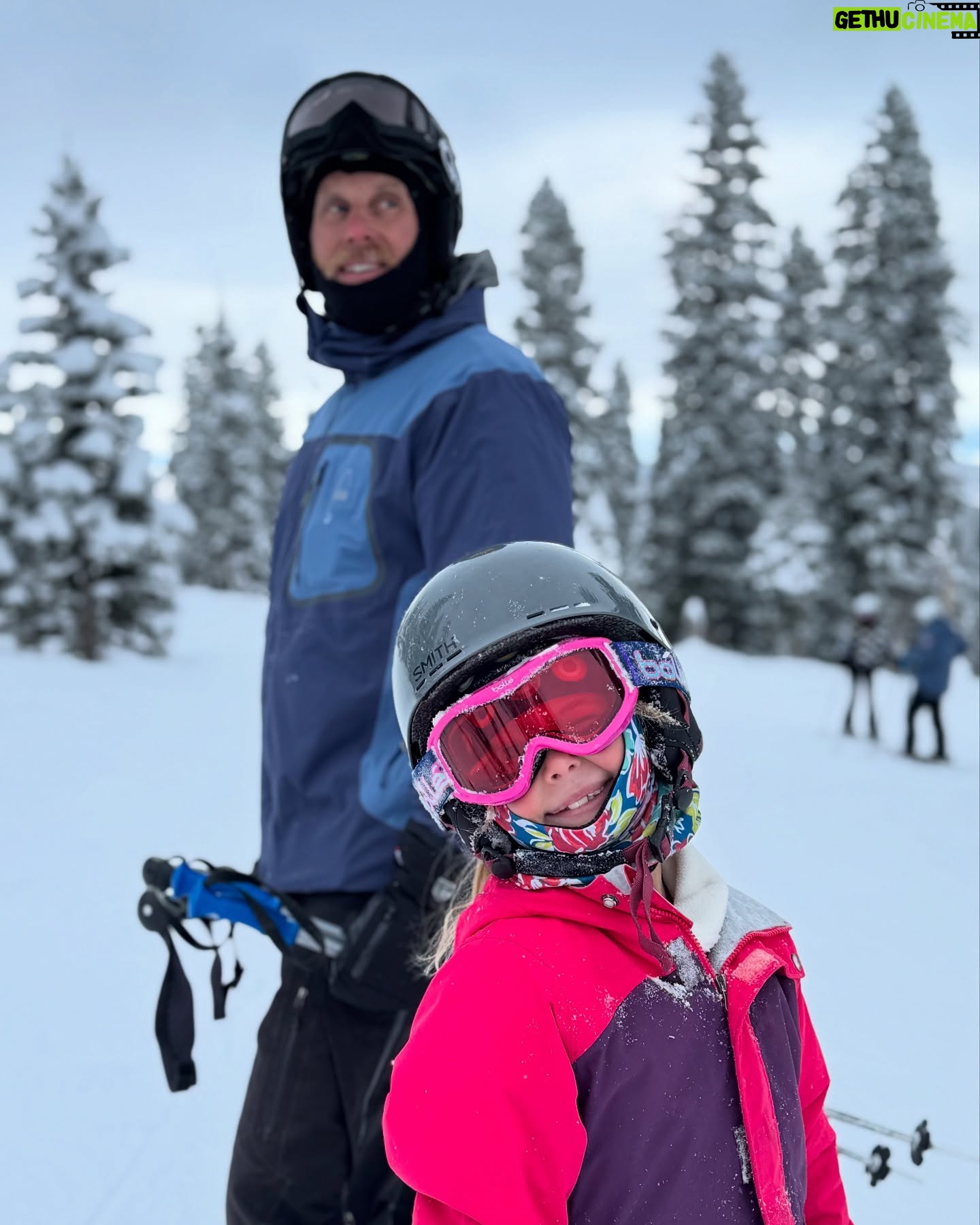 Actress Christine Lakin HD Photos and Wallpapers January 2025 | Gethu ...