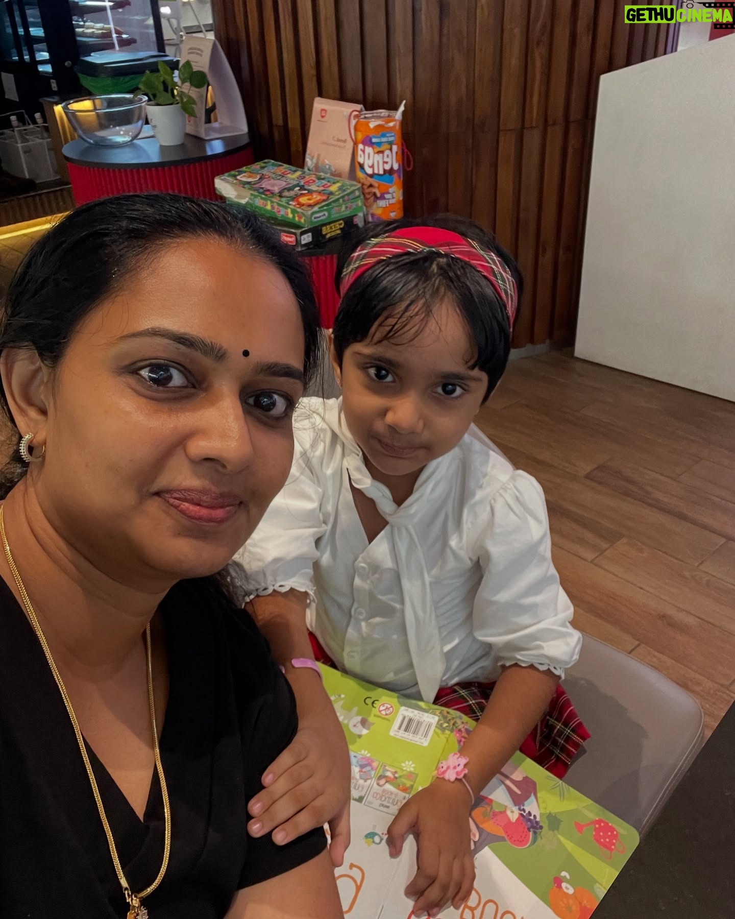 Actress Divya Padmini HD Photos and Wallpapers March 2025 | Gethu Cinema