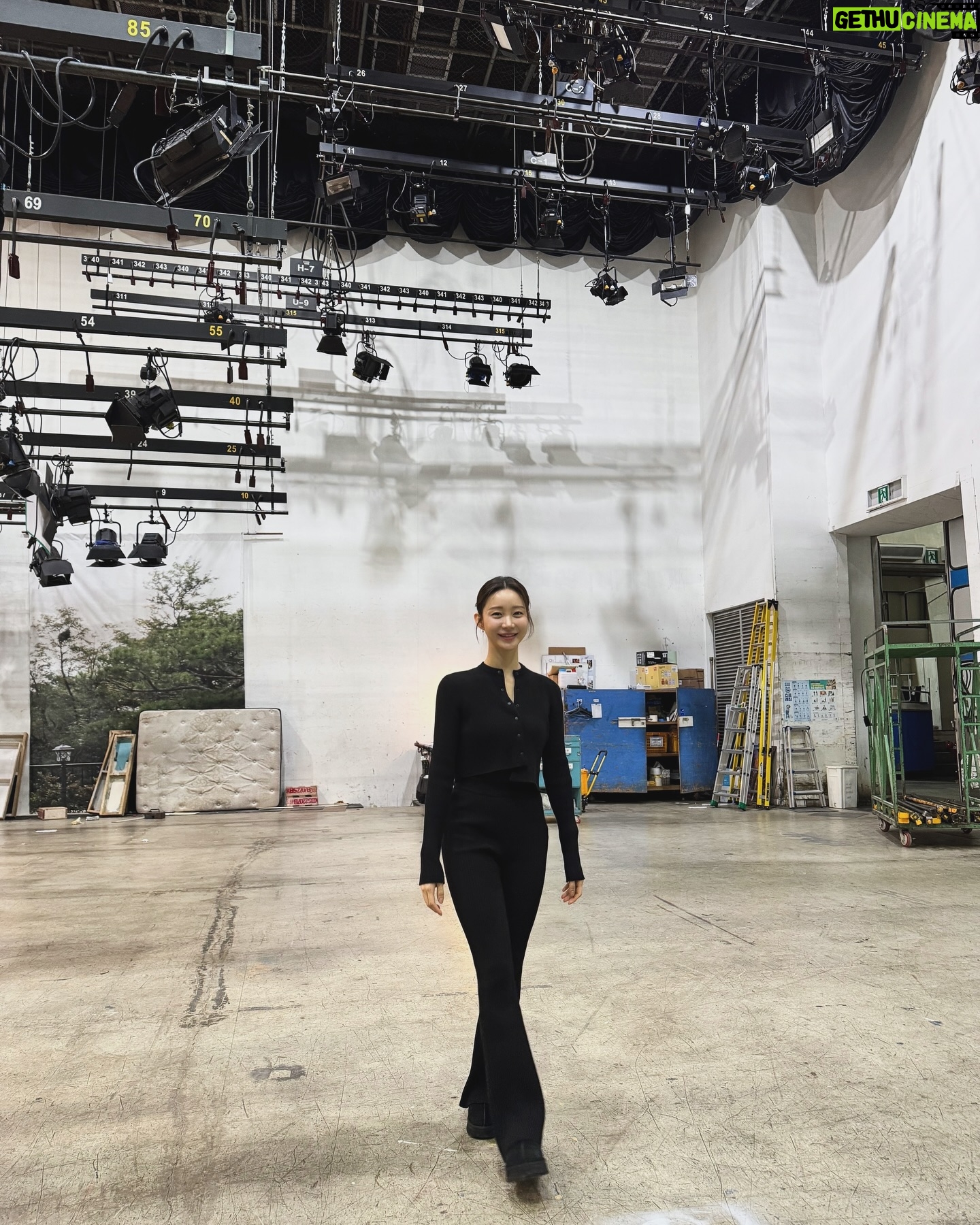 Actress Han Geu-ru HD Photos and Wallpapers January 2025 | Gethu Cinema