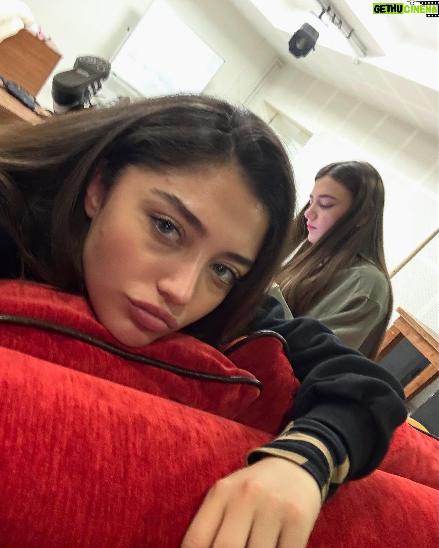 Actress Kayra Zabc? HD Photos and Wallpapers January 2025 | Gethu Cinema