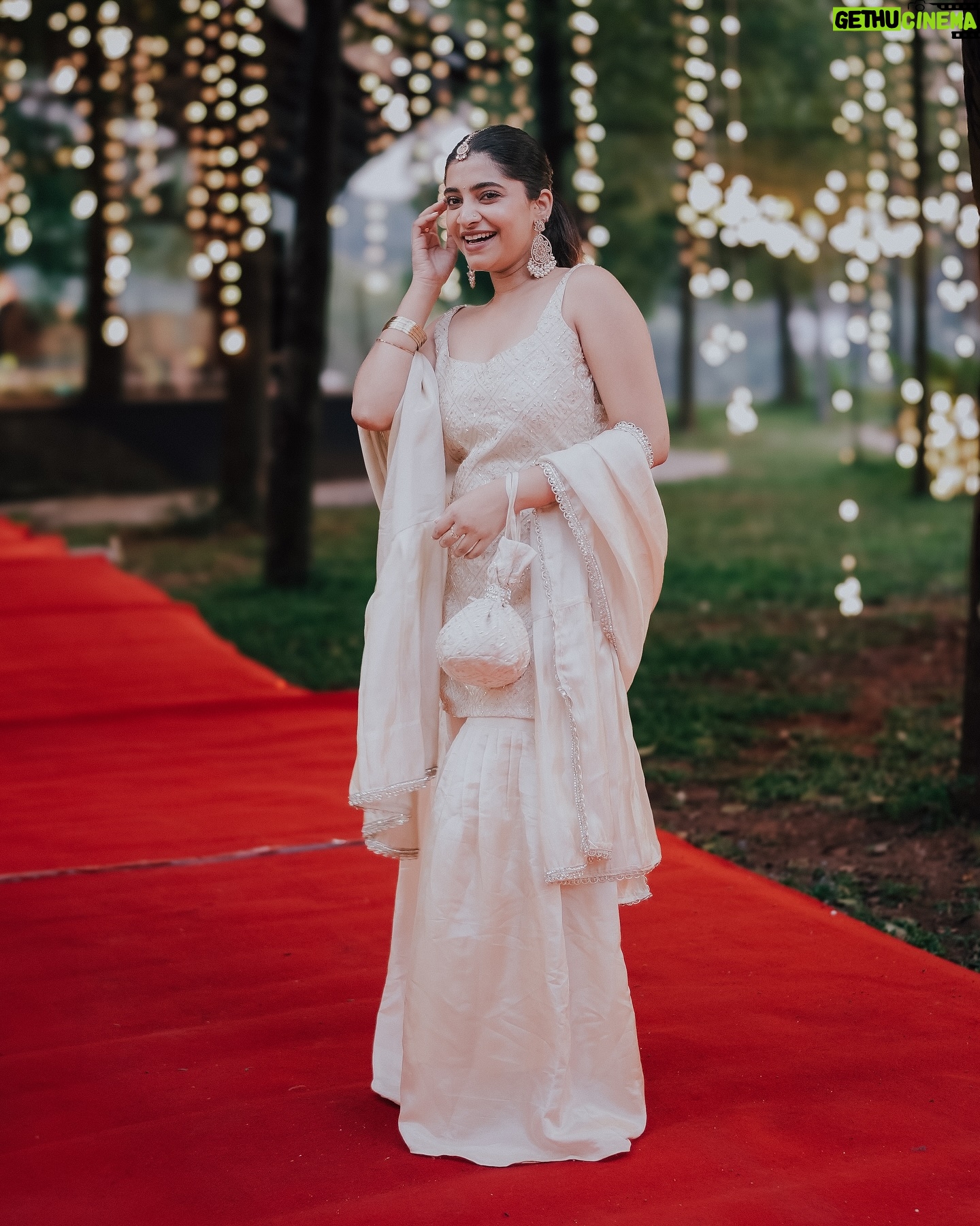 Actress Malavika Sreenath HD Photos and Wallpapers February 2025 ...