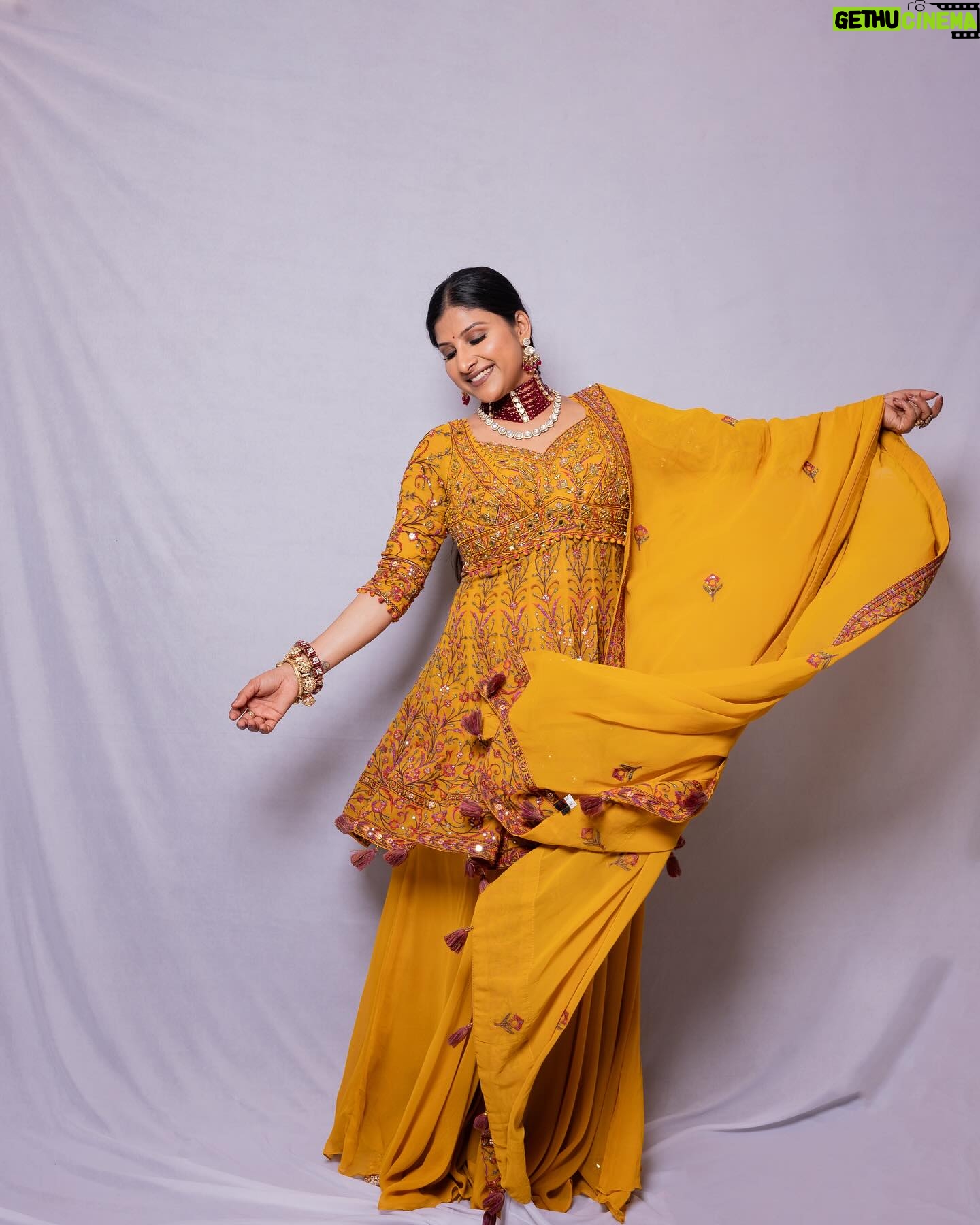 Actress Mangli HD Photos and Wallpapers February 2025 | Gethu Cinema