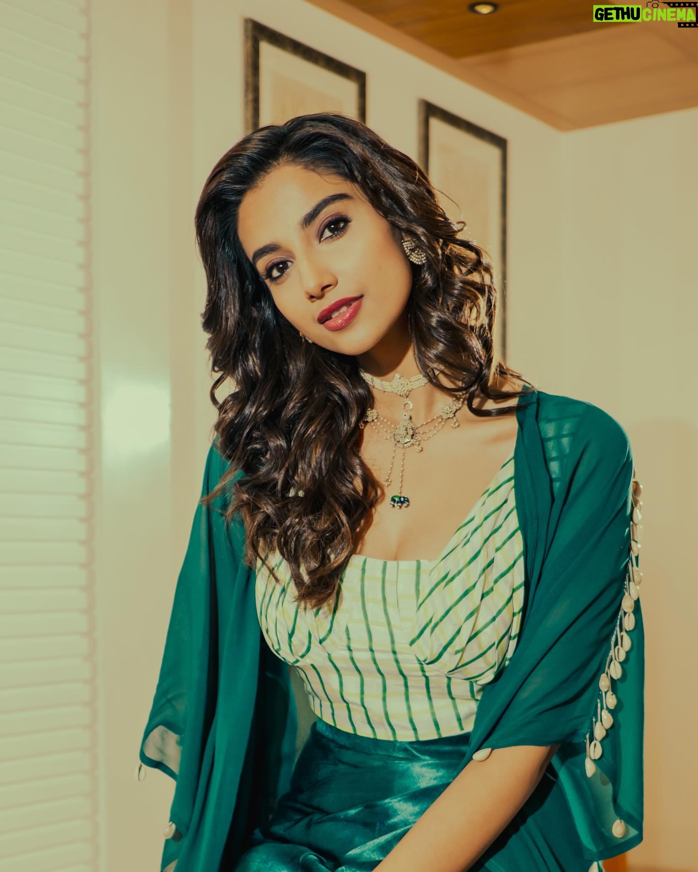 Actress Meenakshi Chaudhary HD Photos and Wallpapers February 2025 ...