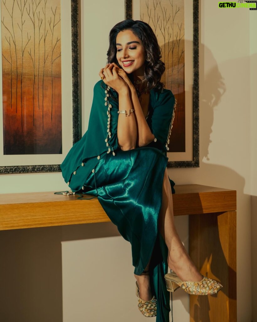 Actress Meenakshi Chaudhary HD Photos and Wallpapers February 2025 ...