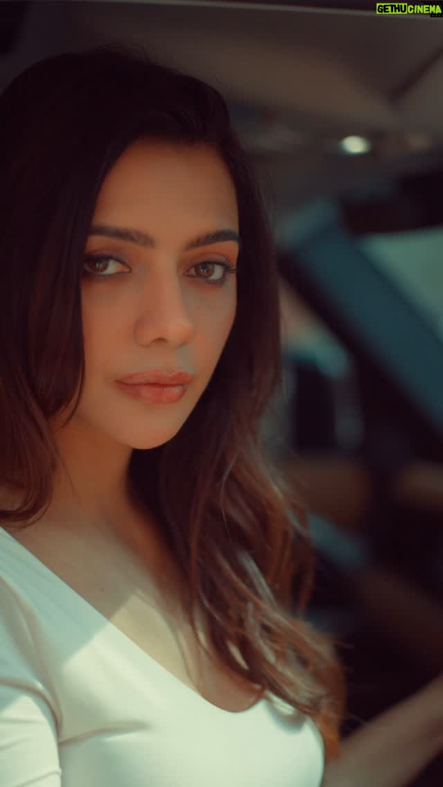 Actress Ruhi Singh HD Photos and Wallpapers February 2025 | Gethu Cinema