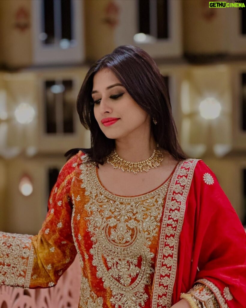 Actress Somi Khan HD Photos and Wallpapers February 2025 | Gethu Cinema