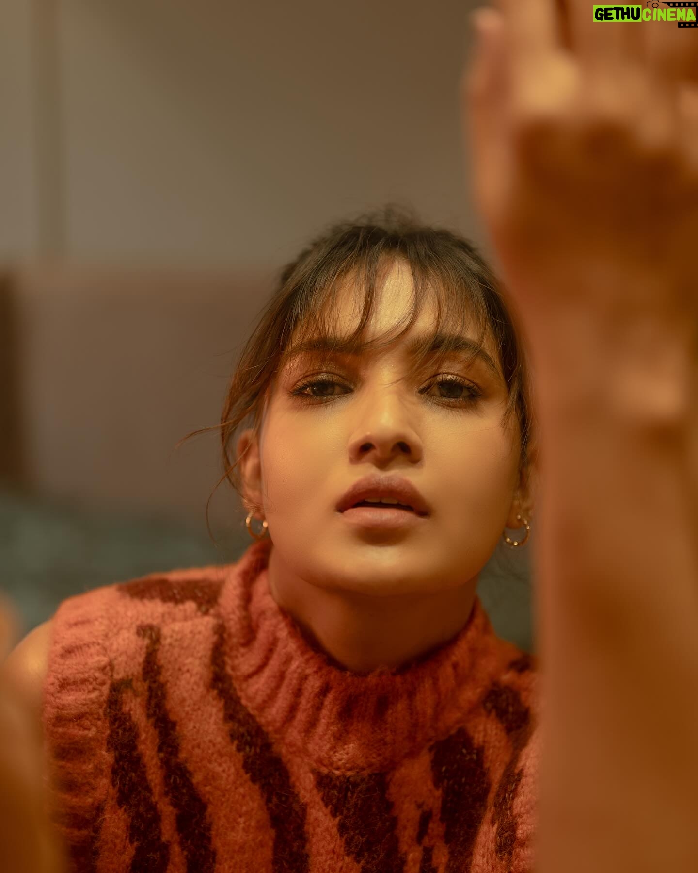 Actress Vani Bhojan HD Photos and Wallpapers February 2025 | Gethu Cinema