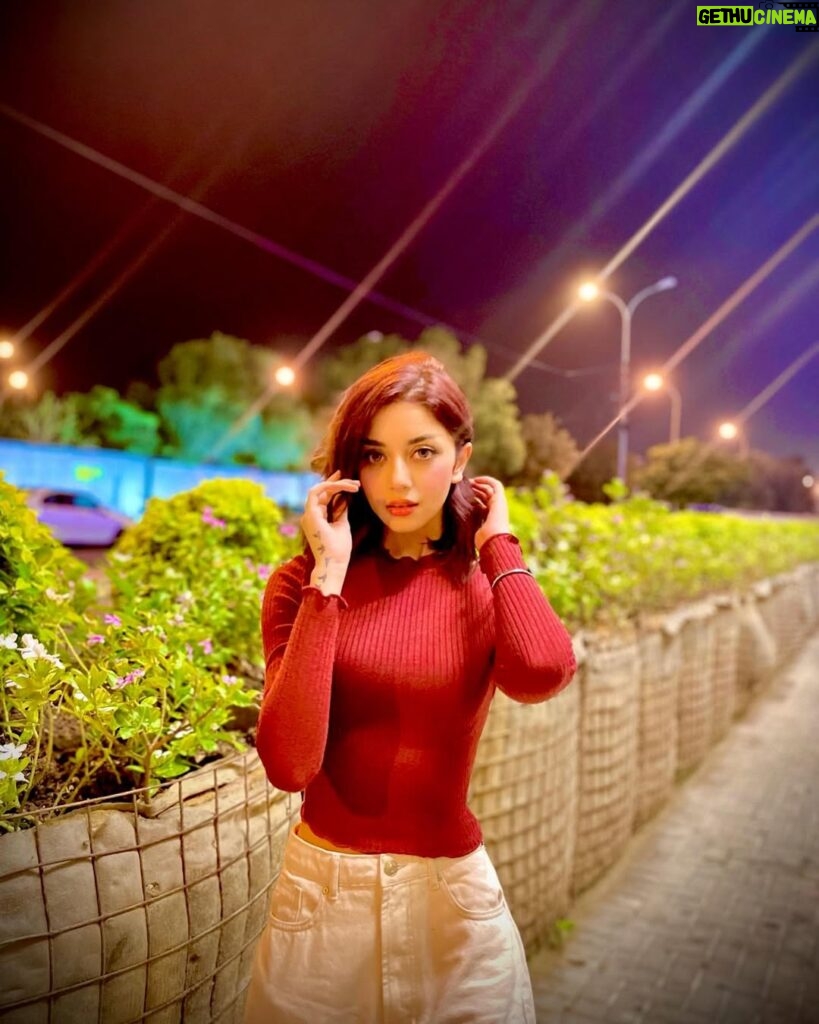 Actress Alizeh Shah HD Photos and Wallpapers December 2025 | Gethu Cinema