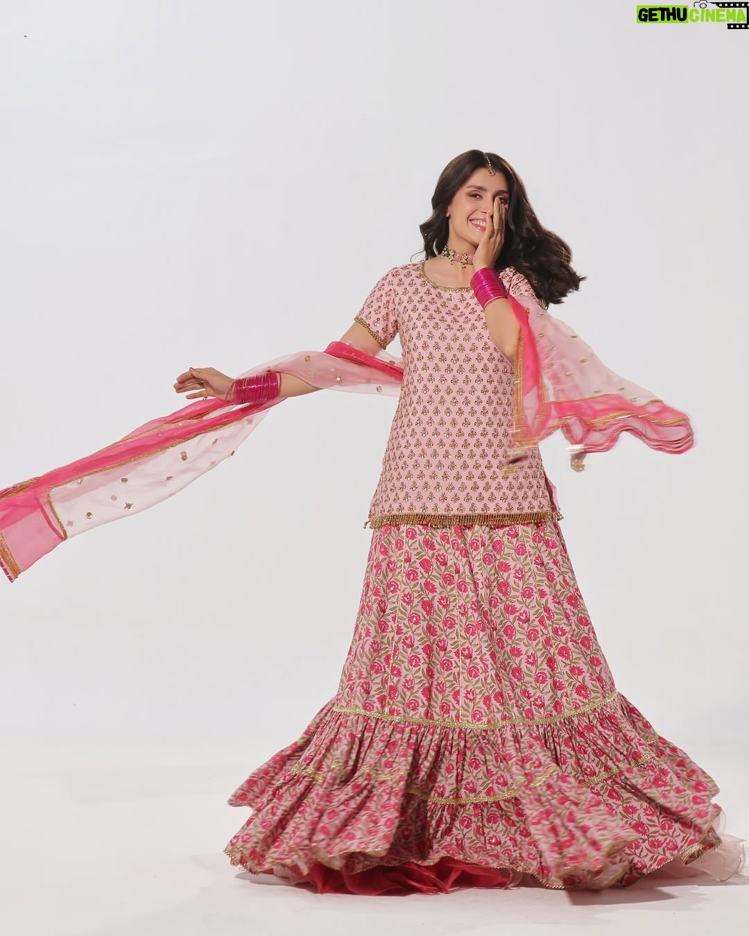 Actress Ayeza Khan HD Photos and Wallpapers March 2025 | Gethu Cinema