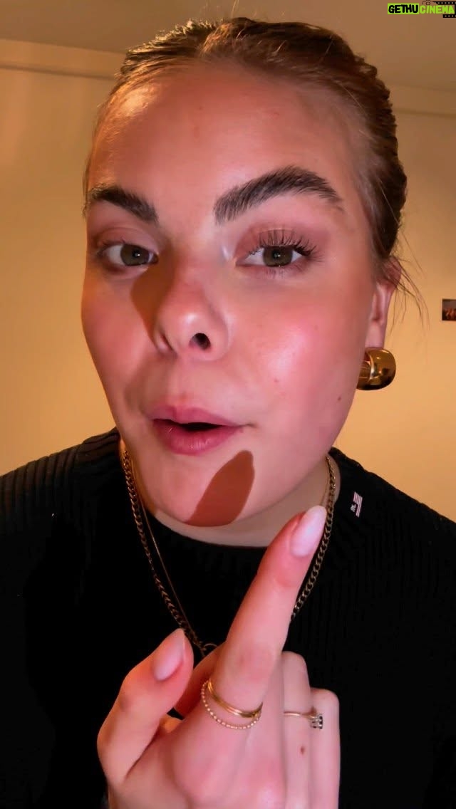 Actress Eloise van Oranje HD Photos and Wallpapers February 2025 | Gethu Cinema