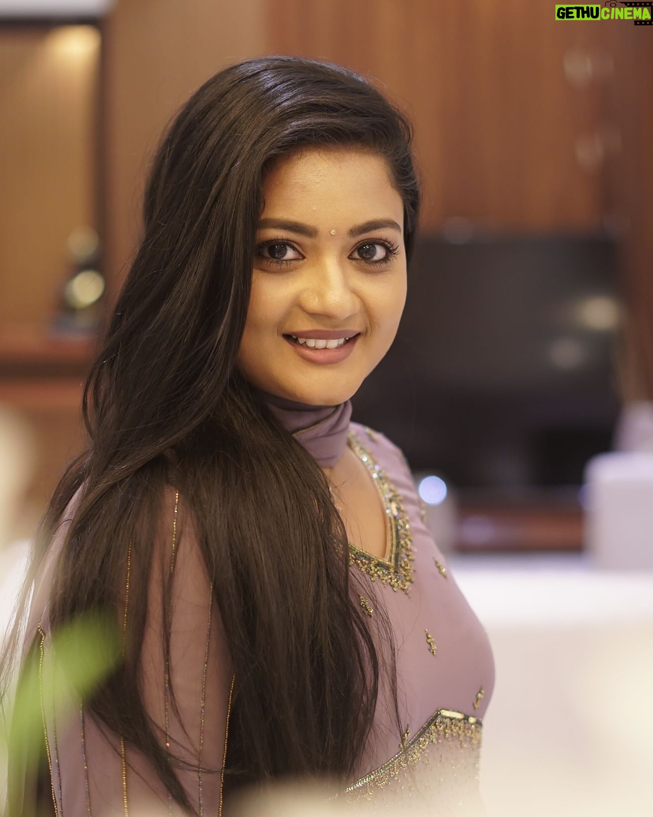 Actress Gomathi Priya HD Photos and Wallpapers February 2025 | Gethu Cinema