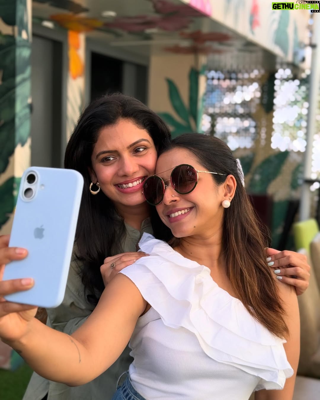 Actress Shreya Bugde HD Photos and Wallpapers March 2025 | Gethu Cinema