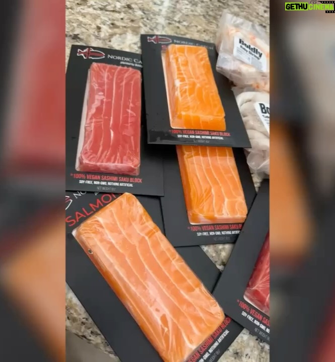 Actress Simonna HD Photos and Wallpapers March 2025 | Gethu Cinema