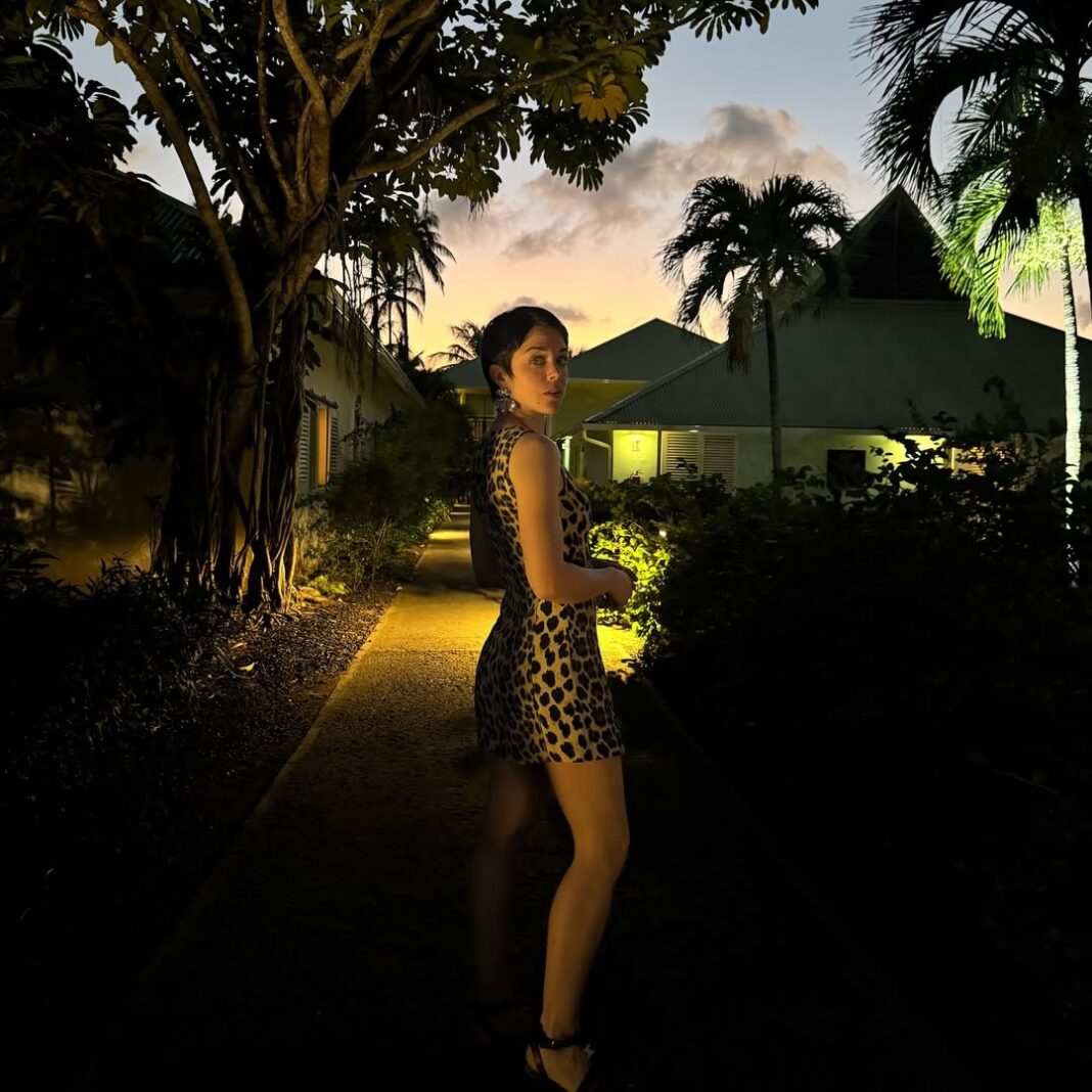 Actress Alice Isaaz HD Photos and Wallpapers October 2025 | Gethu Cinema