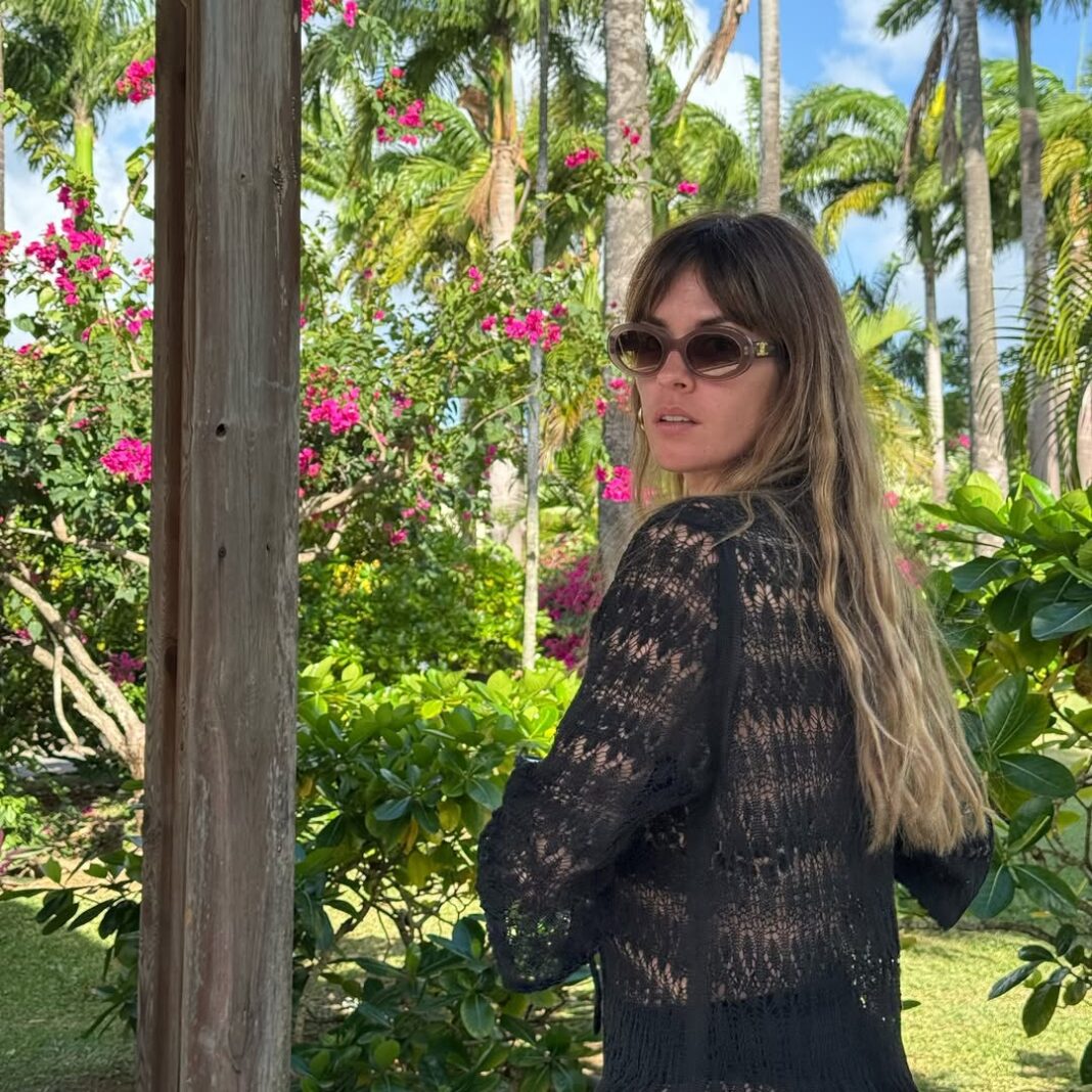 Actress Alice Isaaz HD Photos and Wallpapers October 2025 | Gethu Cinema