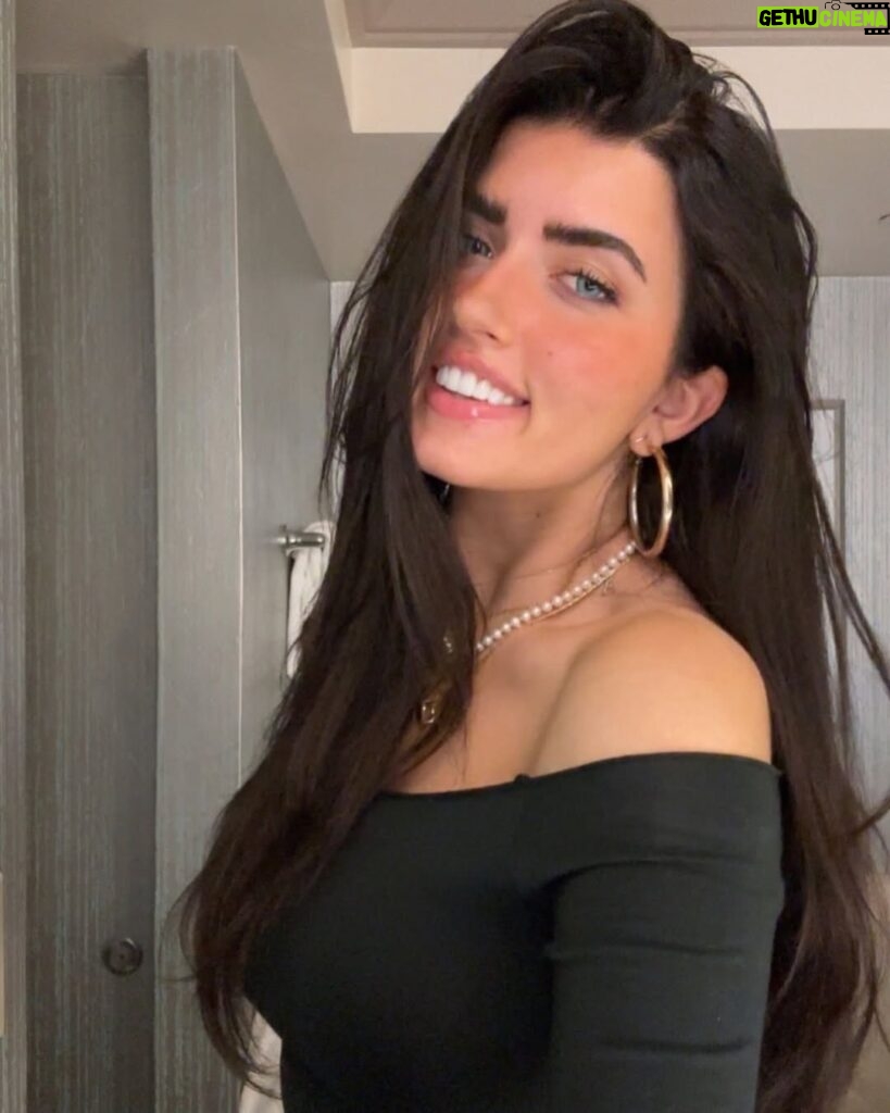 Actress Angelina Jordan HD Photos and Wallpapers April 2025 | Gethu Cinema