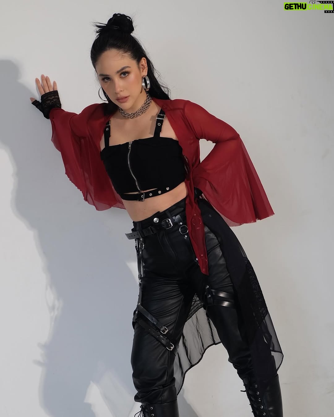 Actress Empress Schuck HD Photos and Wallpapers April 2025 | Gethu Cinema