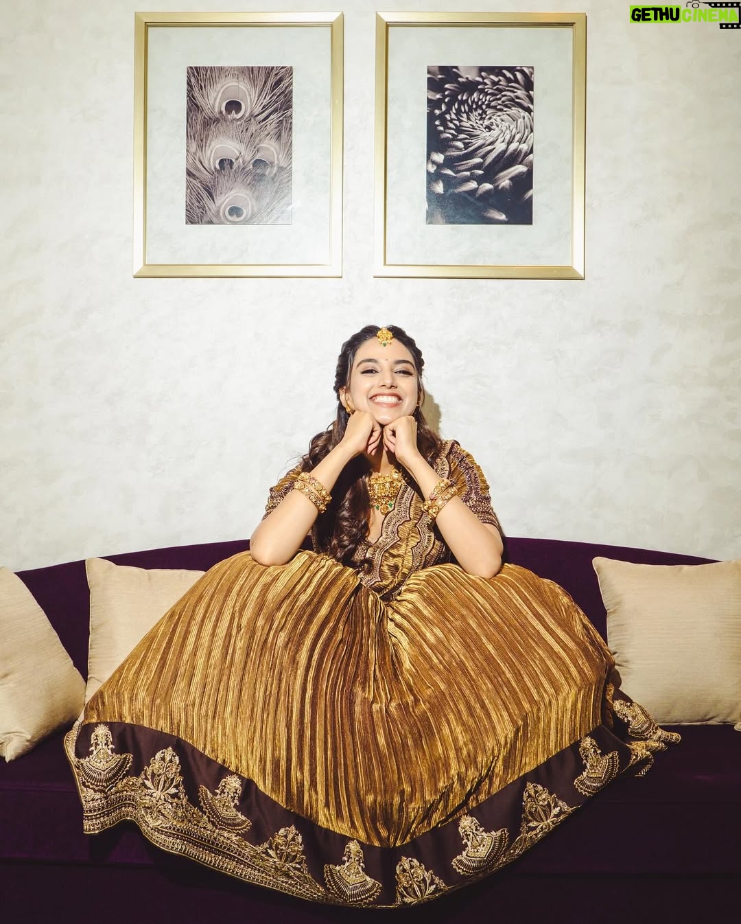 Actress Meenakshi Chaudhary HD Photos and Wallpapers March 2025 | Gethu ...