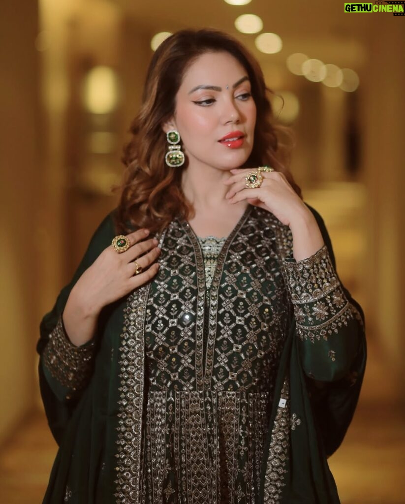Actress Munmun Dutta HD Photos and Wallpapers September 2025 | Gethu Cinema