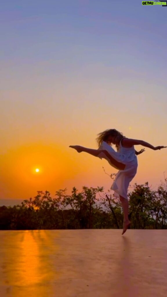 Rachel Hunter | Gethu Cinema