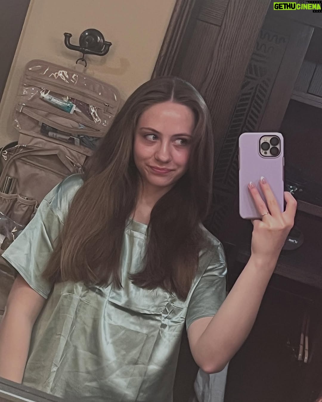 Actress Shiloh Nelson HD Photos and Wallpapers April 2025 | Gethu Cinema